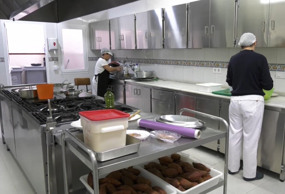 Las Hijas de la Caridad alertan del pelgro de cierre del comedor de ...