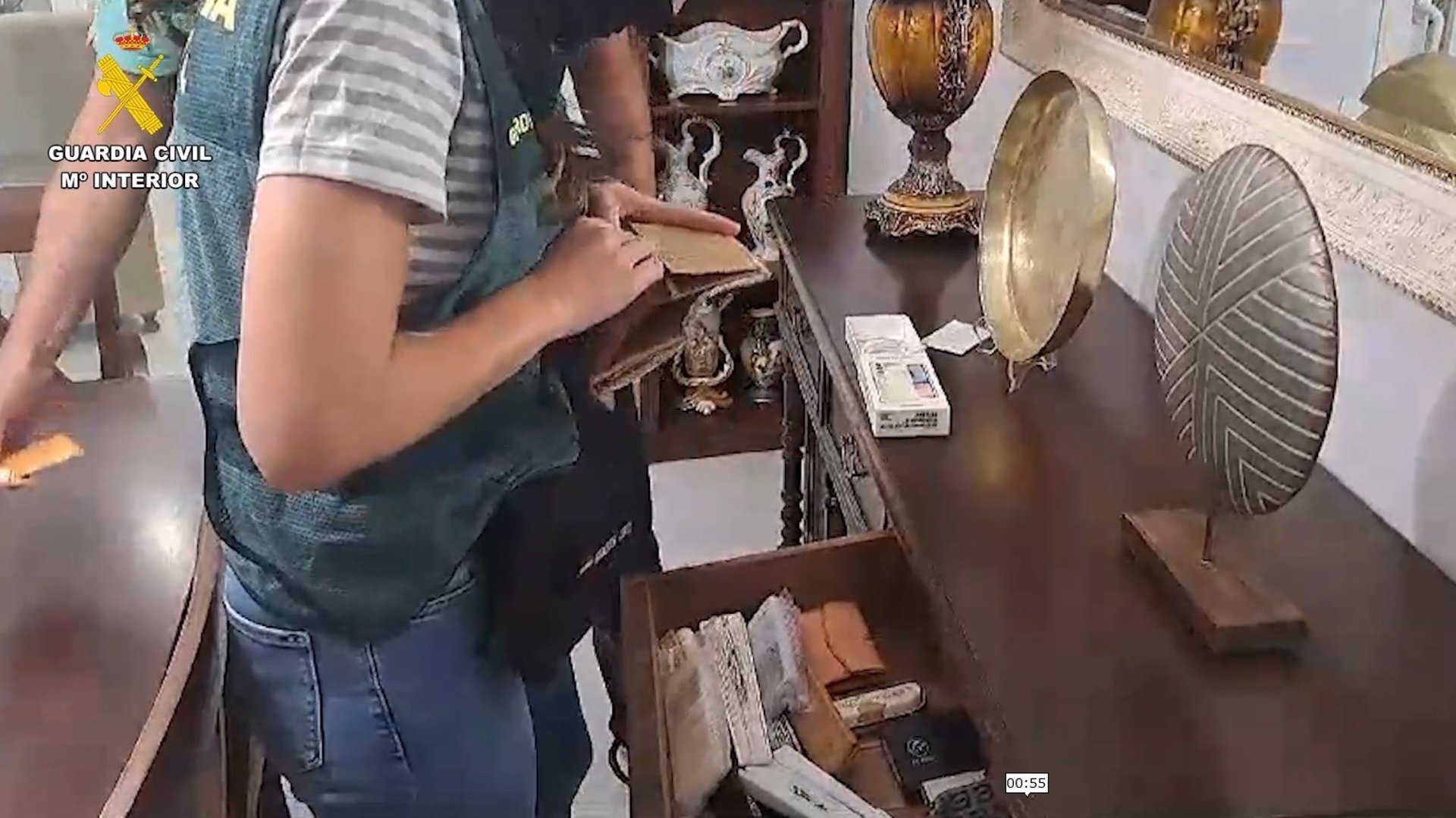 Desarticulado un grupo dedicado a facilitar beneficios penitenciarios a ...